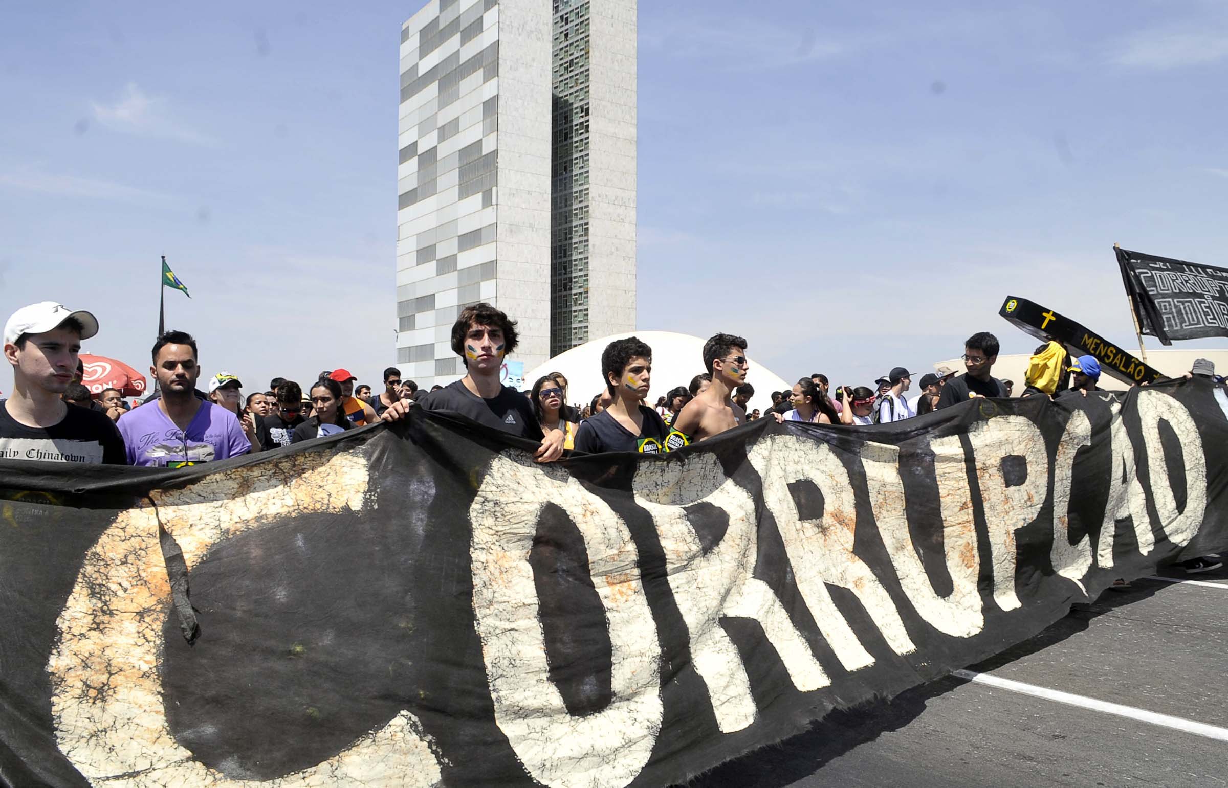 Mais de 50% dos brasileiros acreditam que corrupção aumentou